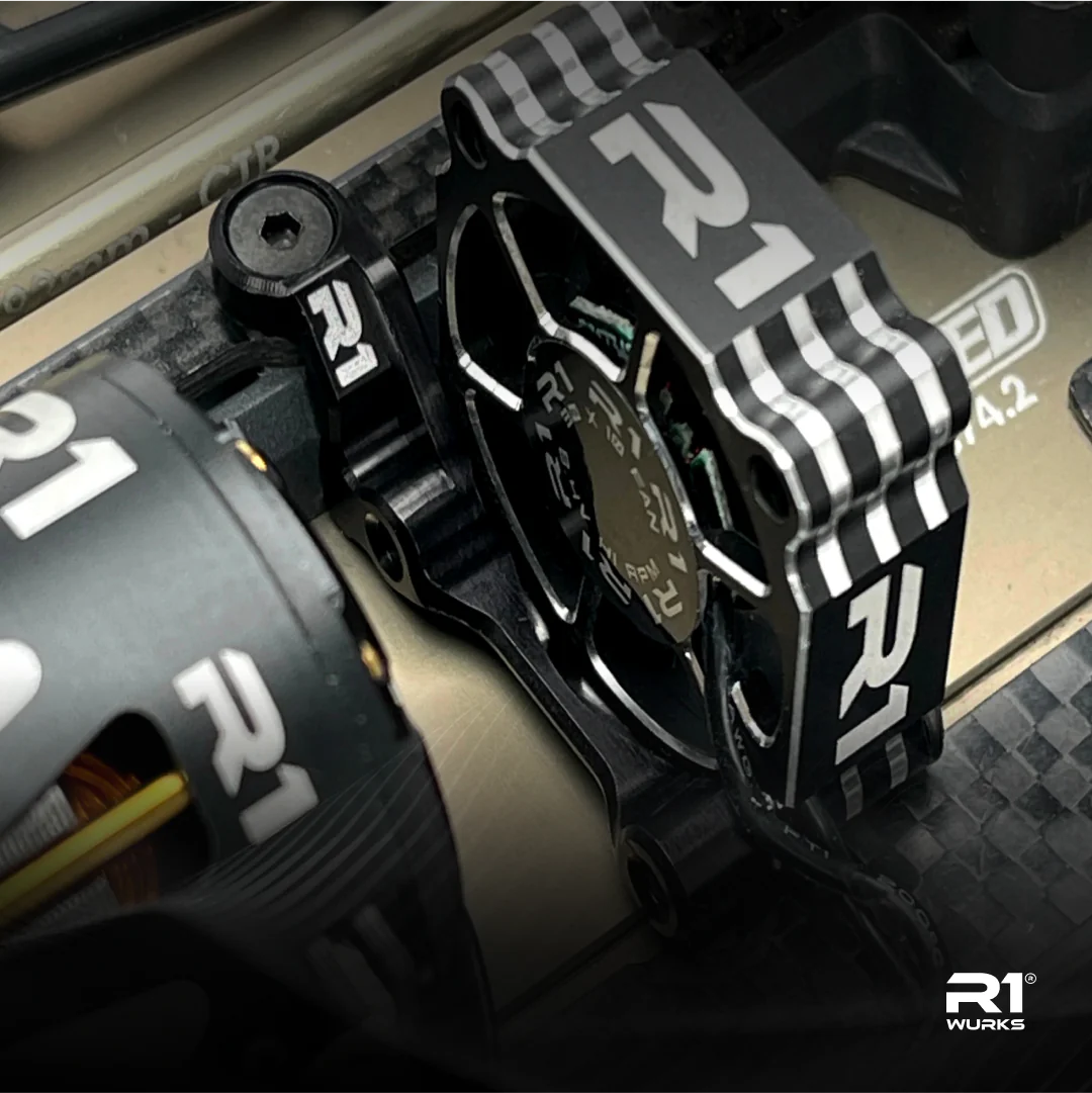 R1 Wurks 900008 B74 Aluminum Rear Fan Mount – Smokem